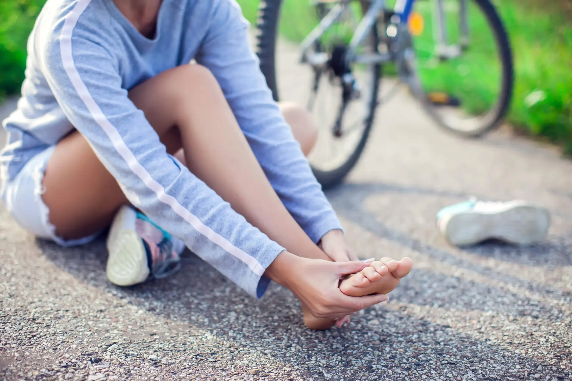 8 Symptoms of a Tear in the Tendon of the Foot | Advent PT